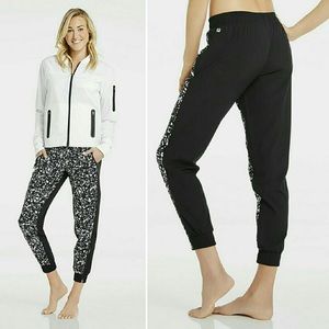 Fabletics Pants | Capri Workout | Poshmark